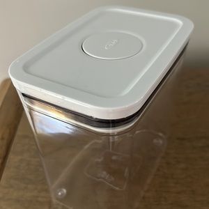 Oxo | Kitchen | Oxo Pop Up Container 6l | Poshmark